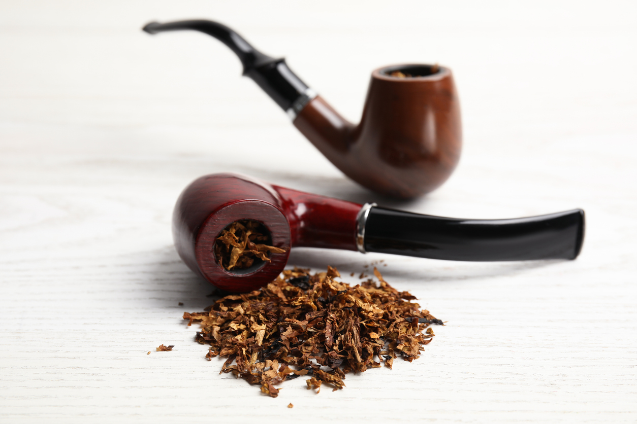 Beginner's Guide: How to Smoke a Briar Pipe - Happy Smoking