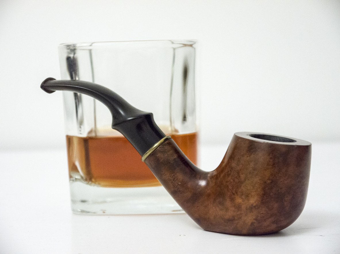Tobacco Pipe Types to Include in Every Collection - Happy Smoking