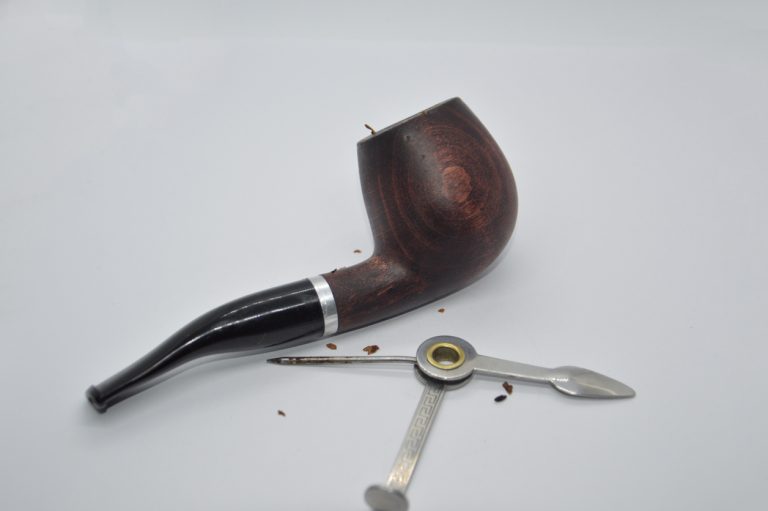 How to Clean and Maintain Your Tobacco Pipe - Happy Smoking