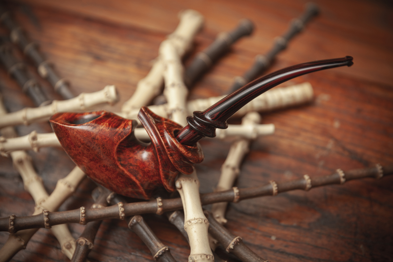 Tobacco Pipe Types to Include in Every Collection - Happy Smoking